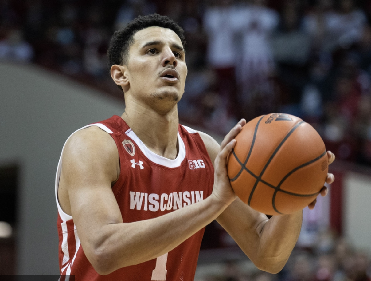 Johnny Davis leads No. 15 Wisconsin past Michigan