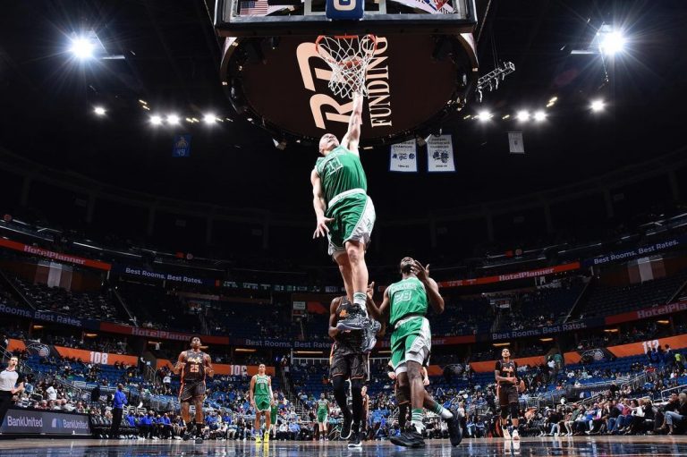 Who is Lucy, Girlfriend of Payton Pritchard? His Parents, Family ...