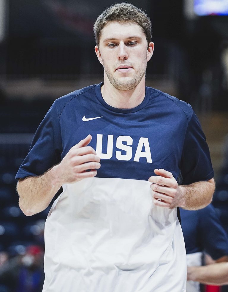 Who is Matt Ryan Dating? His Girlfriend, Parents, Family, Salary, and ...