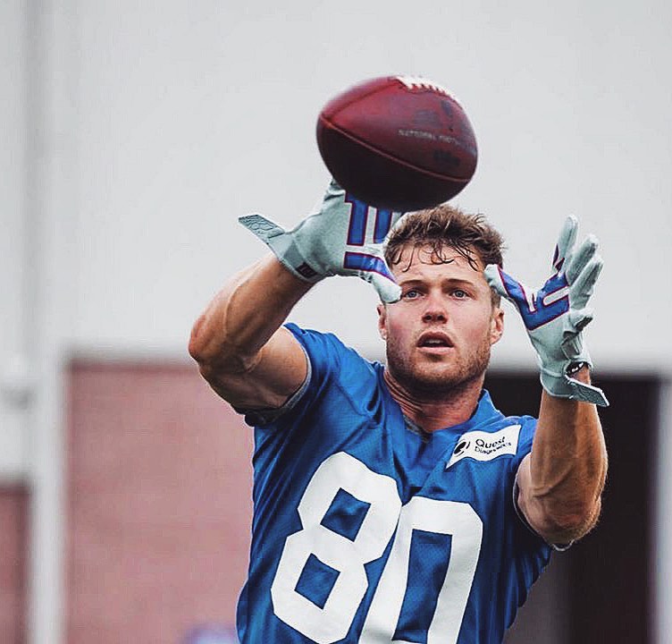 Is Alex Bachman Dating someone? His Girlfriend, Parents, Family, Salary ...