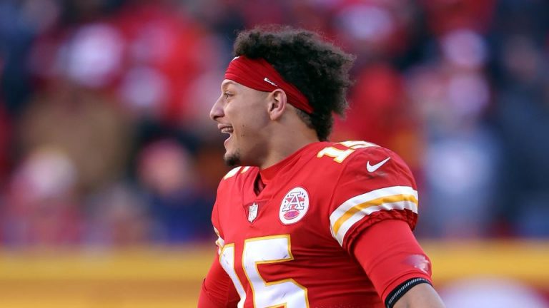 Meet Patrick Mahomes’ Die Hard 80 Year Old Fan – yebscore.com