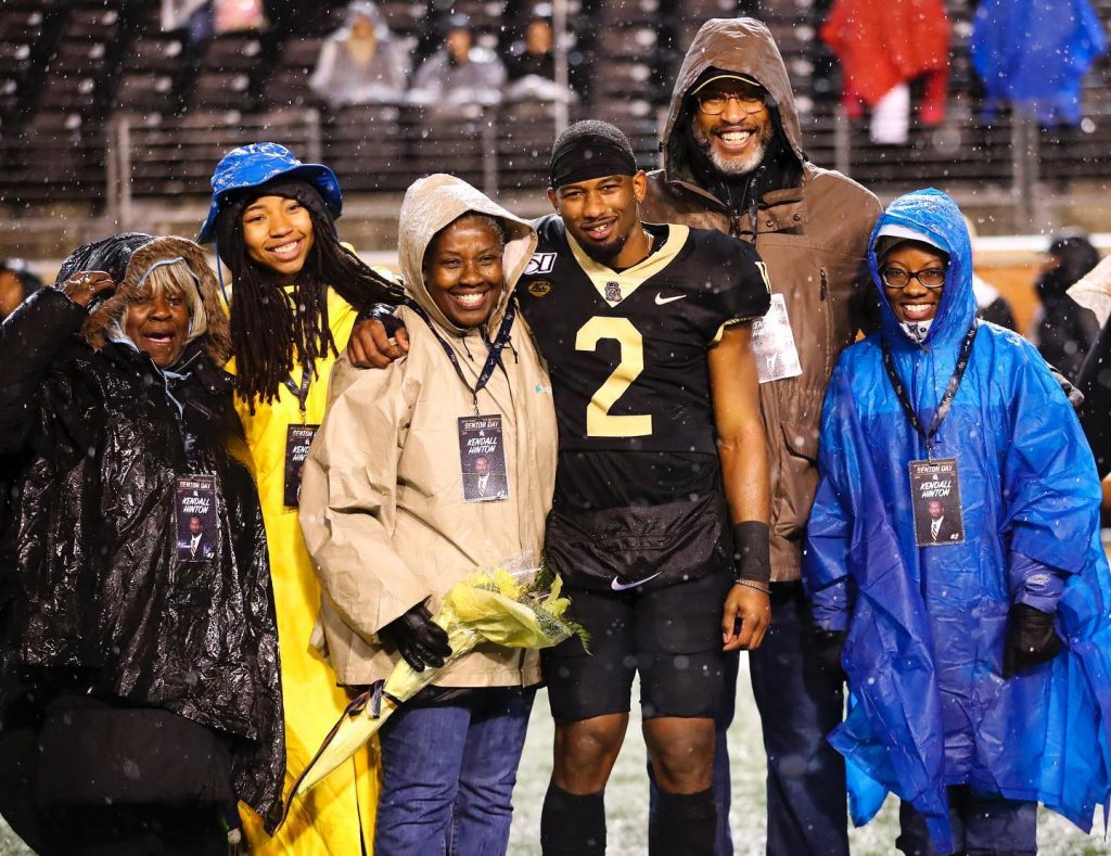 Who is the Girlfriend of Kendall Hinton? His Parents, Family, Salary ...