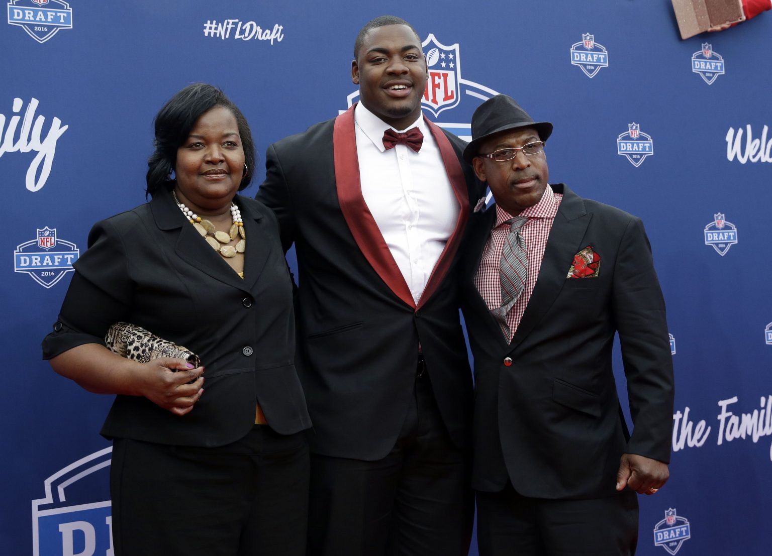 Who is Sheawna Weathersby, Wife of Chris Jones? His Parents, Family ...