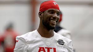 Who is the Girlfriend of Bryan Edwards? His Girlfriend, Parents, Salary ...