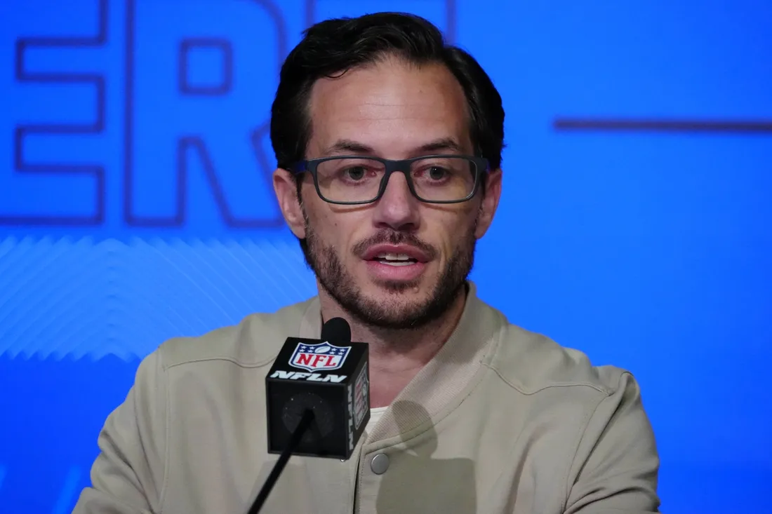 Mike McDaniel Took A Shot At Dolphins Legend Dan Marino