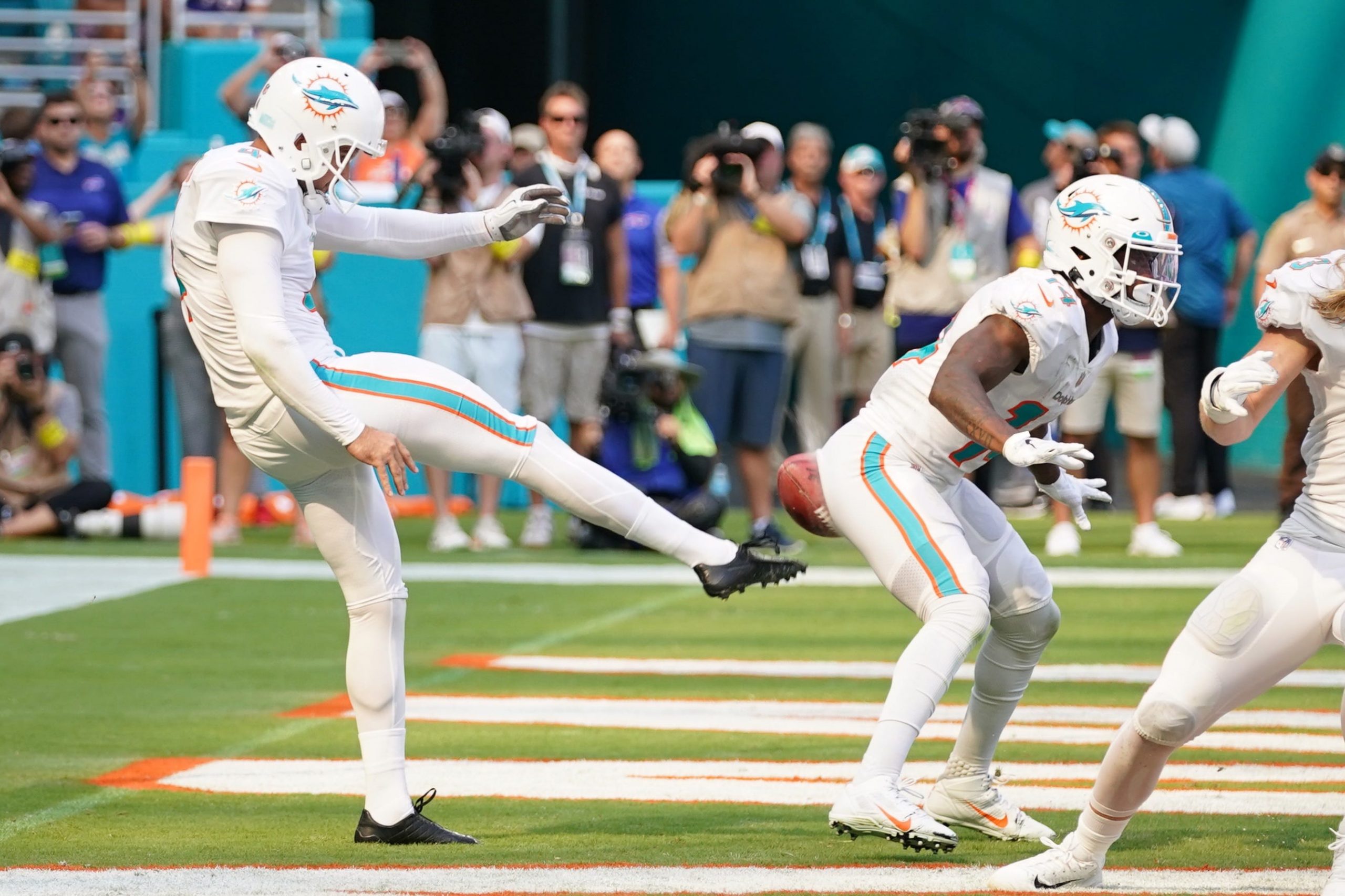 Dolphins coach Danny Crossman not amused with 'butt-punt'