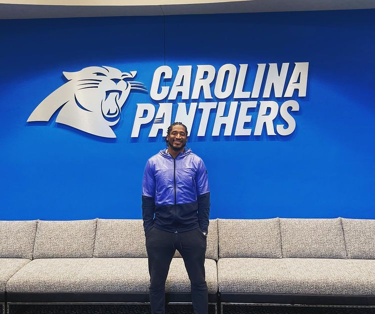 Who is the Girlfriend of Andre Roberts? His Parets, Family, Salary ...