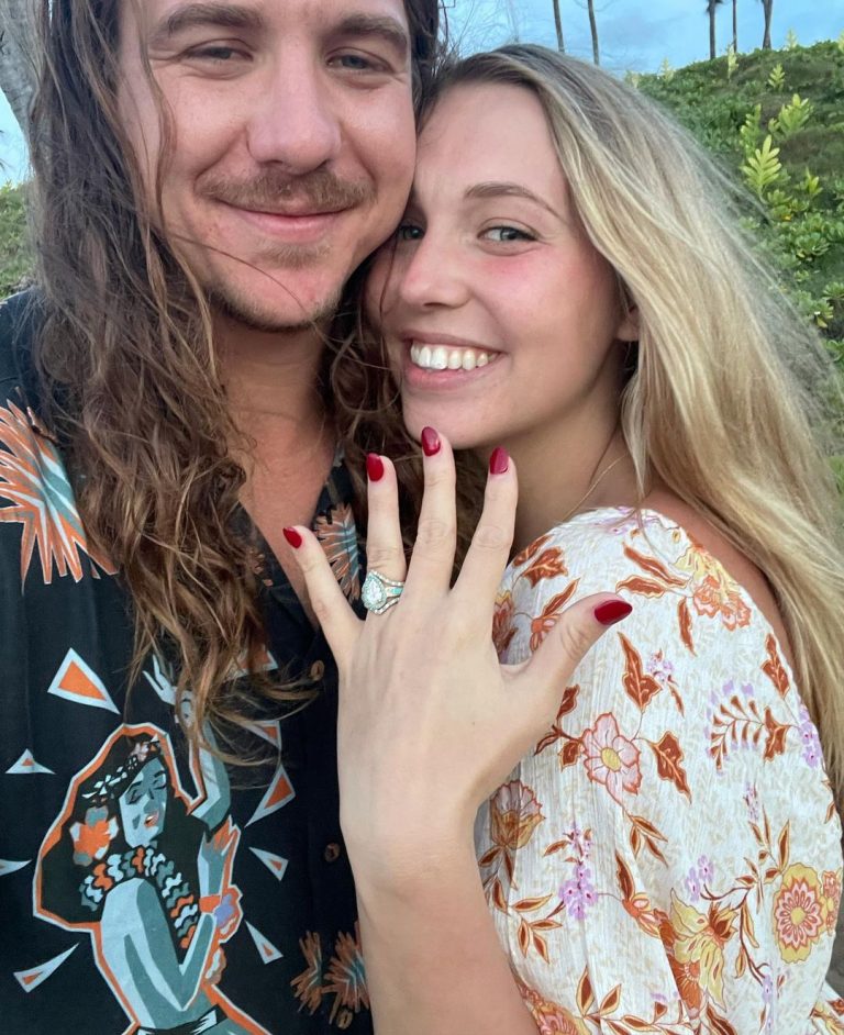 Who is Monica, Wife of Mike Clevinger? His parents, family, net worth ...