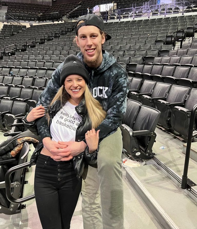 Who is Jackie McNulty, wife of Kelly Olynyk? His parents, family ...