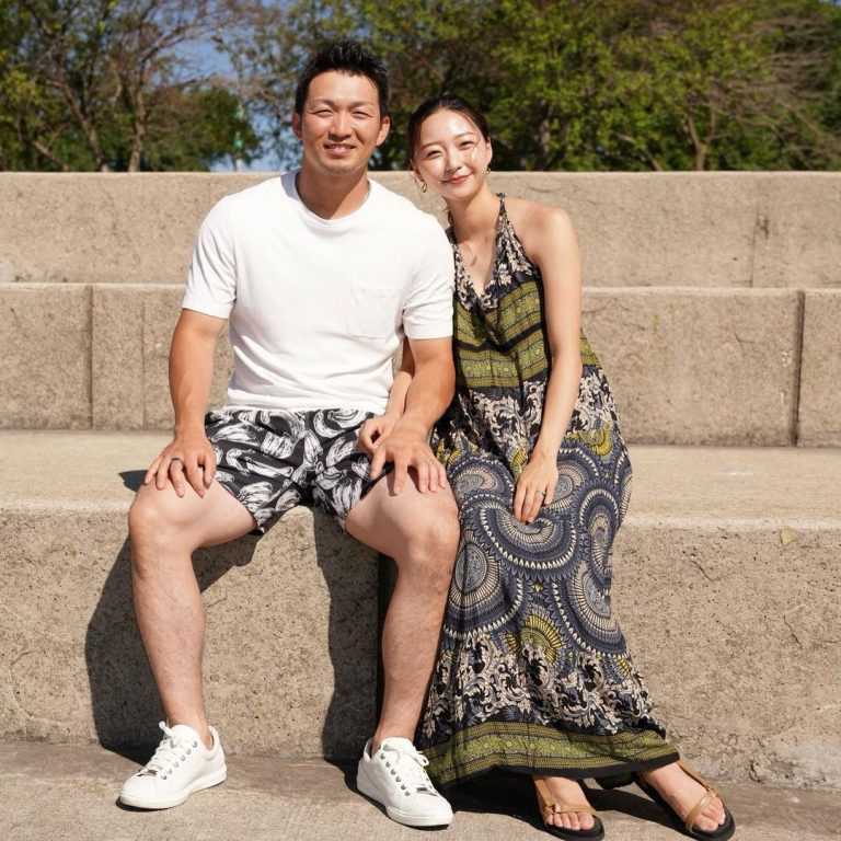 Who is Airi Hatakeyama, wife of Seiya Suzuki? His parents, family, salary, networth, jersey ...