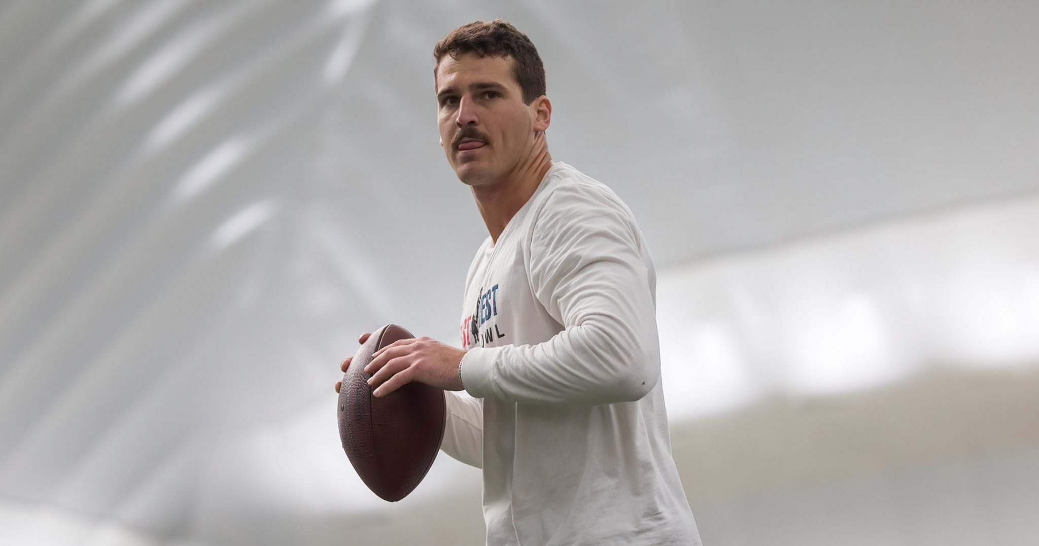 Who is Tim DeMorat girlfriend ? His parents, family, contract, salary ...