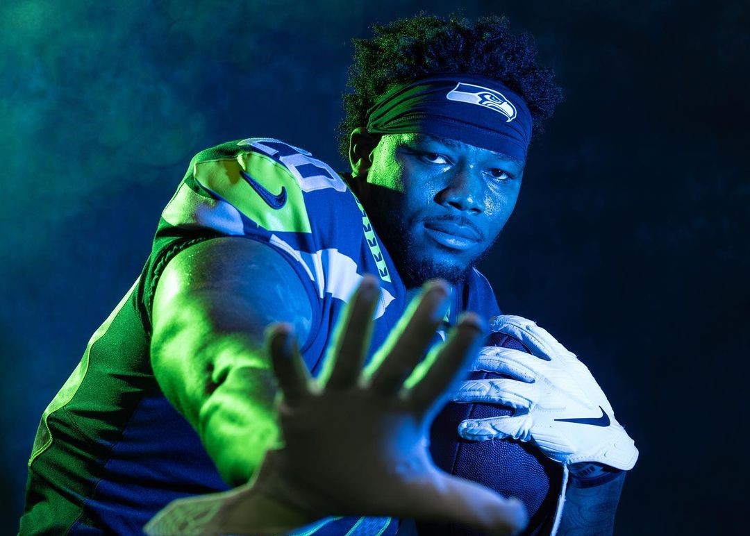 Who is Rashaad Penny girlfriend? His parents, family, contract, salary, networth – yebscore.com