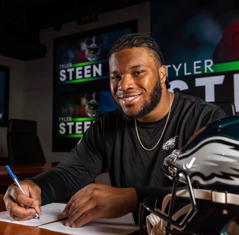 Who is Tyler Steen girlfriend? His parents, family, contract, salary ...