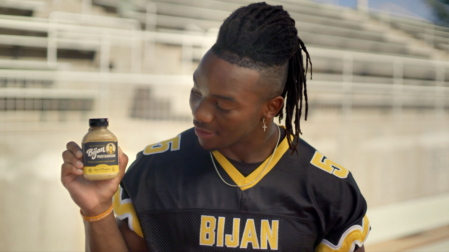 NFL Bijan Robinson Releases Commercial For His Sauce Brand – yebscore.com
