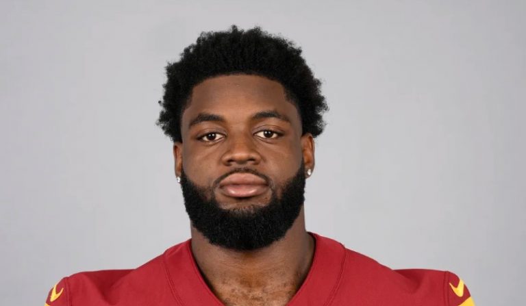 Who is Joshua Pryor girlfriend? His parents, family, contract, salary ...