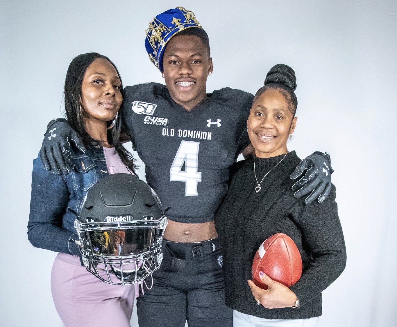 Who is Tre Hawkins girlfirend? His parents, family, contract, salary, networth - yebscore.com