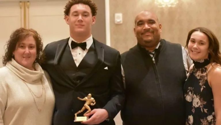 Who is Jalen Mayfield girlfriend? His parents, family, contract, salary, networth – yebscore.com