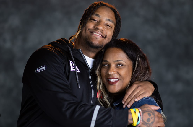 Who is Nik Bonitto Dating? His Girlfriend, Relationship, Parents ...