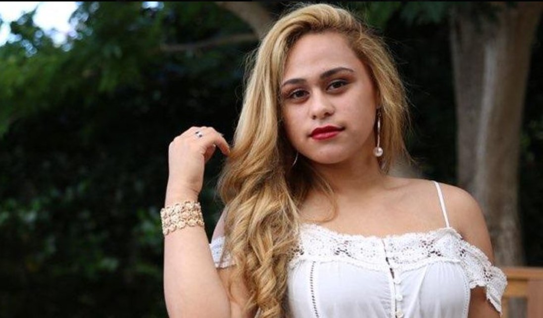 Who is Kana’i Mauga girlfriend? His parents, family, contract, salary ...