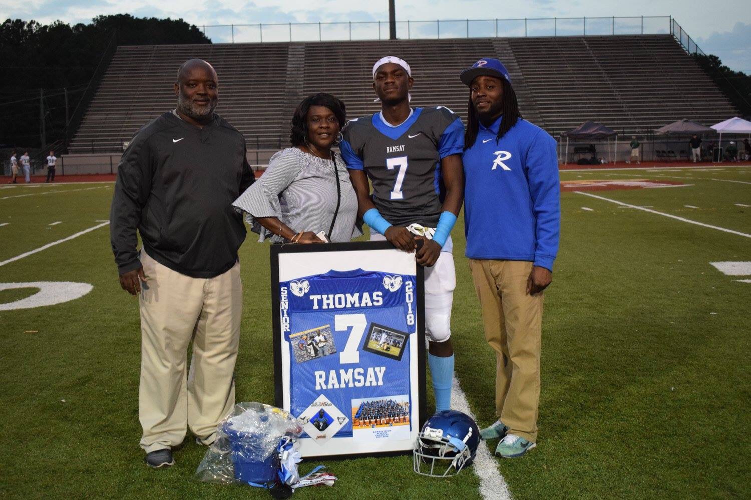 Who is Starling Thomas V girlfriend? His parents, family, contract ...