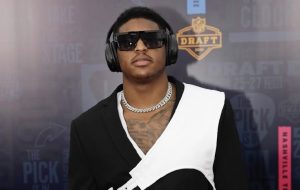 Who is Devin Bush girlfriend? His relationship, parents, family, salary ...