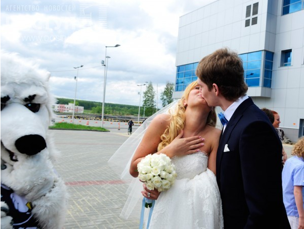 Who is Evgeny Kuznetsov's Wife? His Relationship, Parents, Family ...