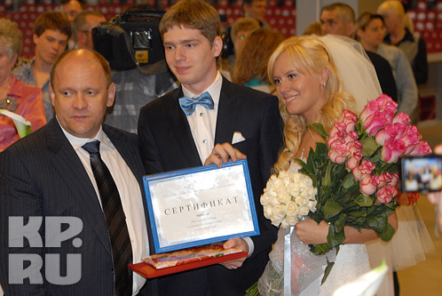 Who is Evgeny Kuznetsov's Wife? His Relationship, Parents, Family ...