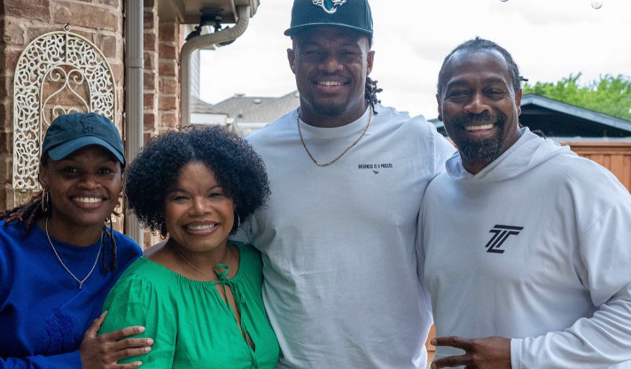 Who is Jaguars Tyler Lacy Dating? His Girlfriend, Parents, Family ...