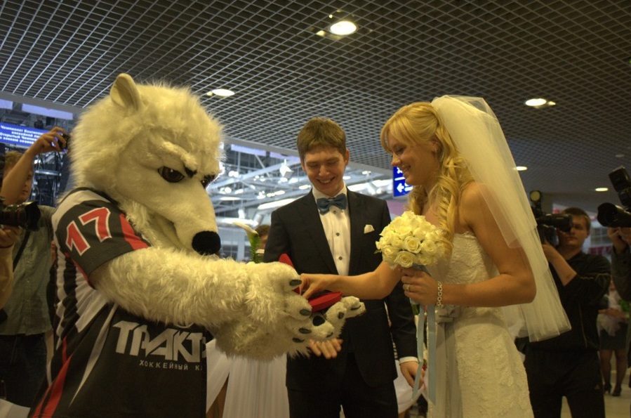 Who is Evgeny Kuznetsov's Wife? His Relationship, Parents, Family ...