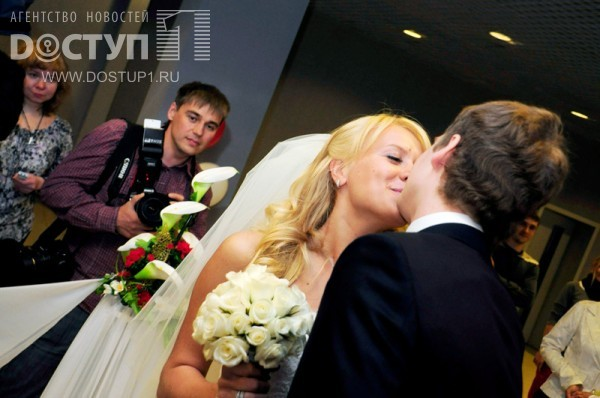 Who is Evgeny Kuznetsov's Wife? His Relationship, Parents, Family ...