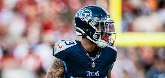 Who is Titans Eric Garror Dating? His Girlfriend, Parents, Family ...