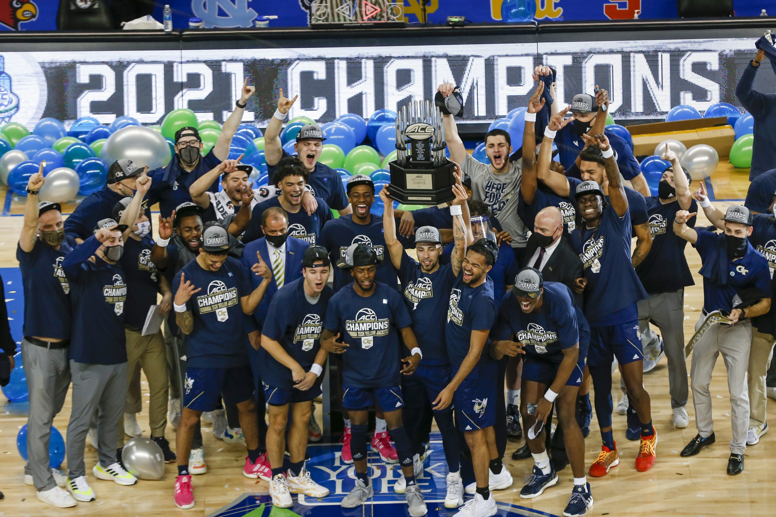 Georgia Tech hoping to find footing against surging Notre Dame