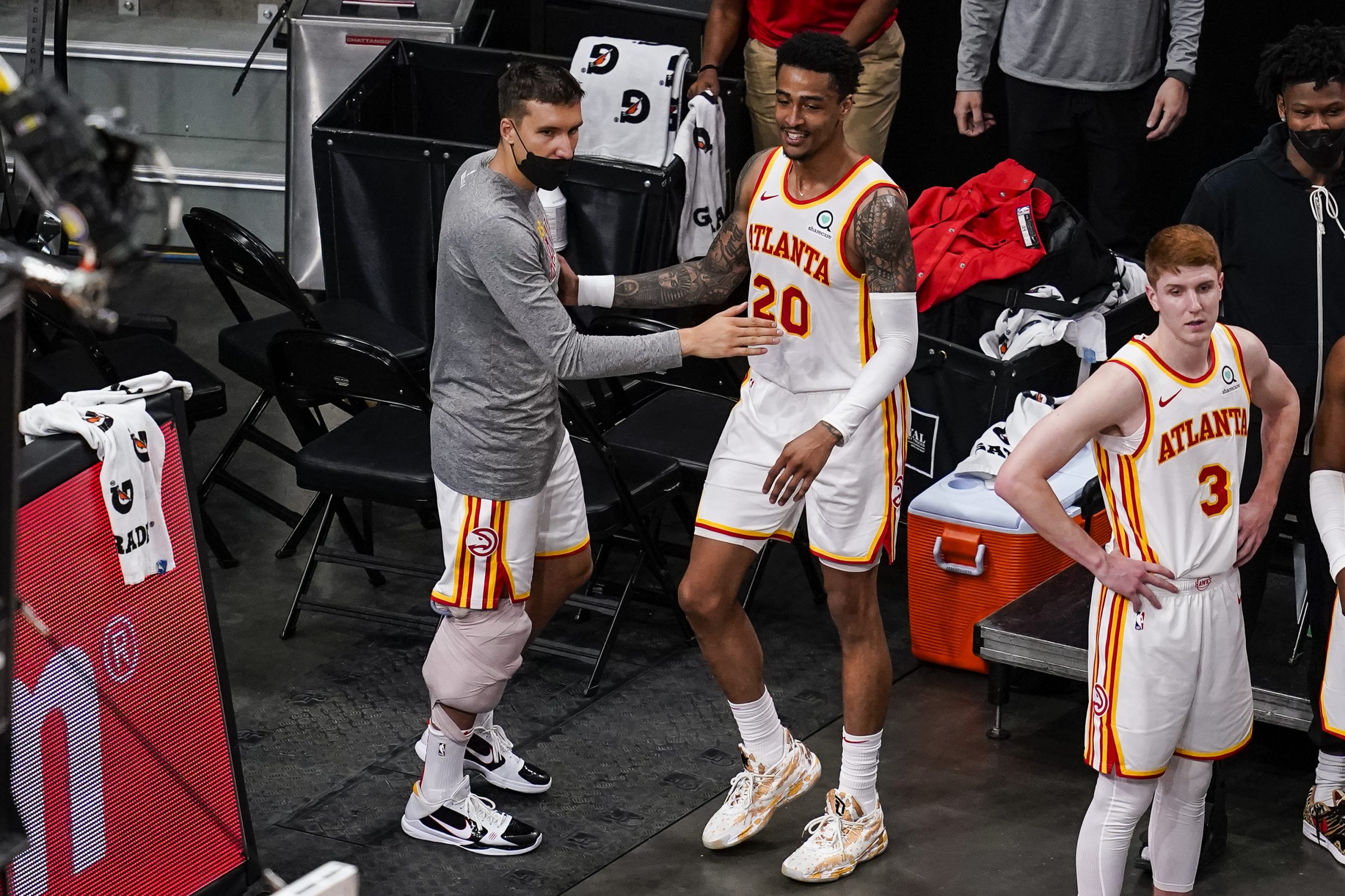 Lance Stephenson returns to NBA with Hawks