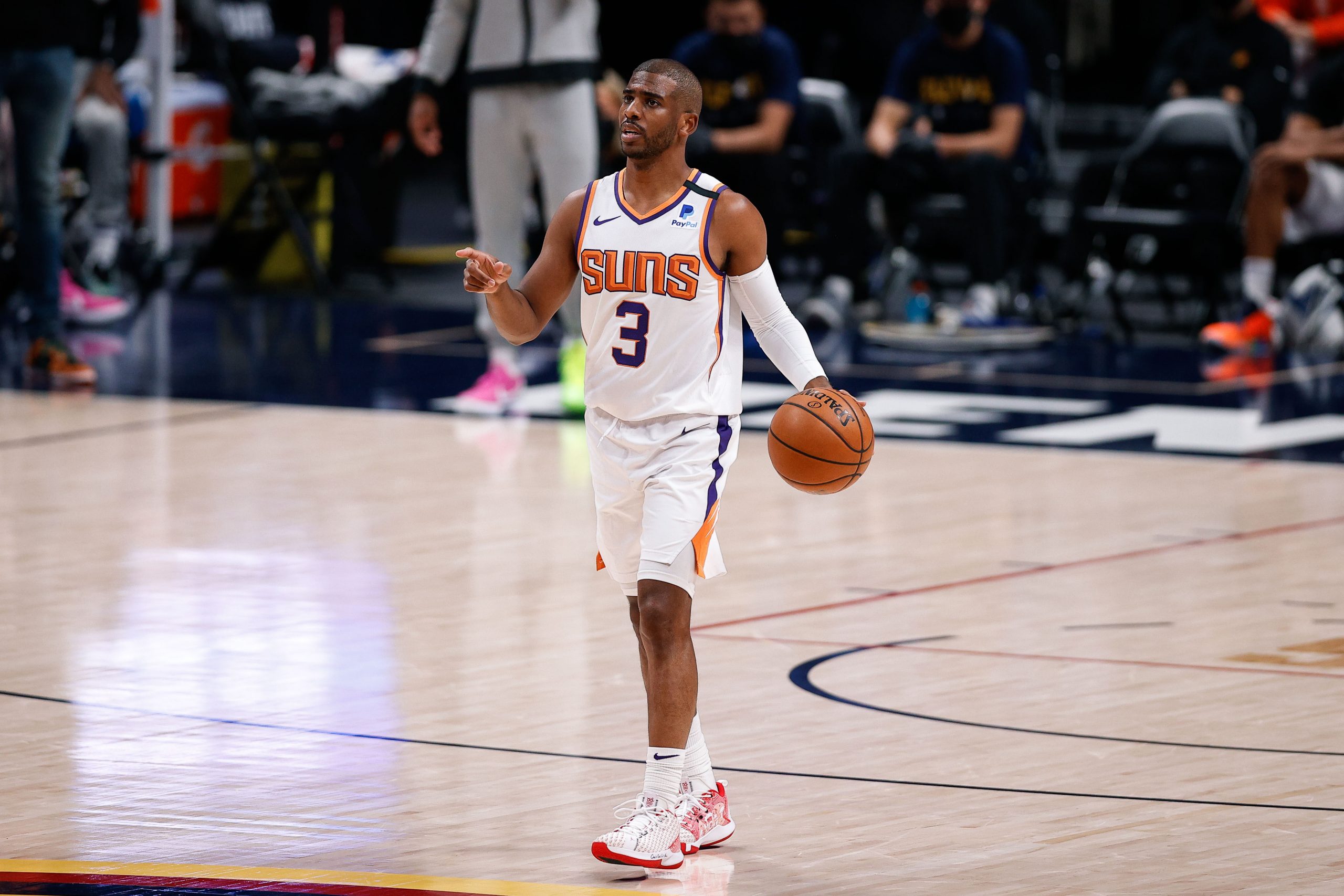 Suns' Chris Paul wins inaugural Kobe & Gigi Bryant WNBA award